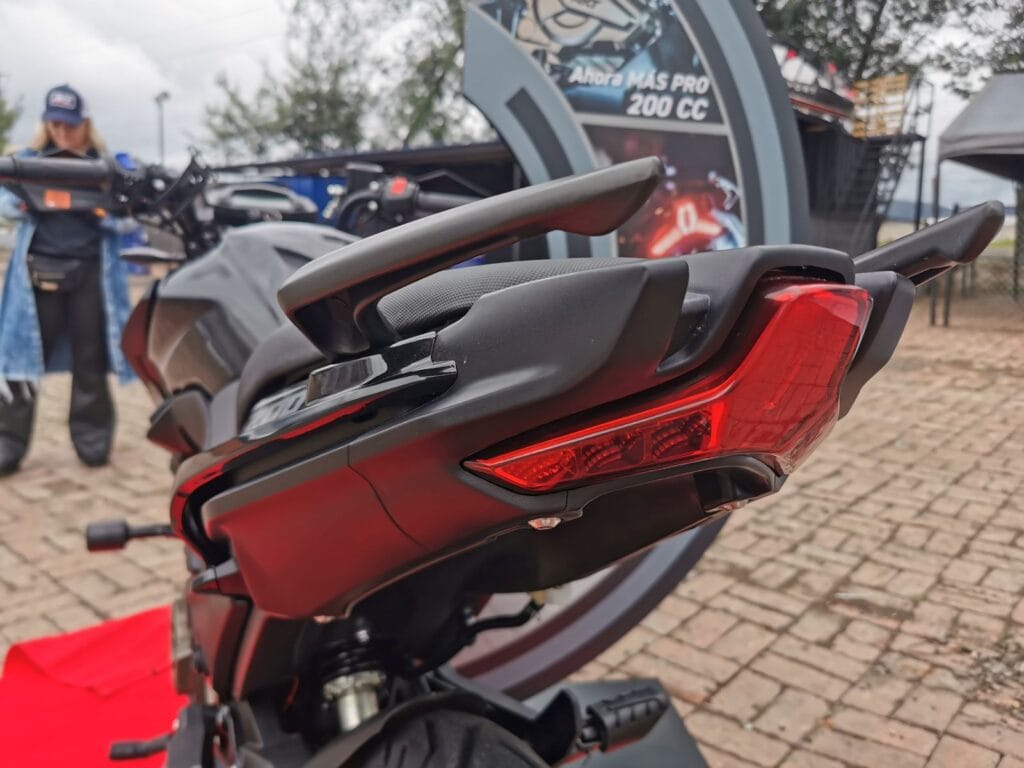 CONOZCA LAS VIRTUDES DE LA NUEVA AKT CR4 200 PRO, LA APUESTA ECONÓMICA ...