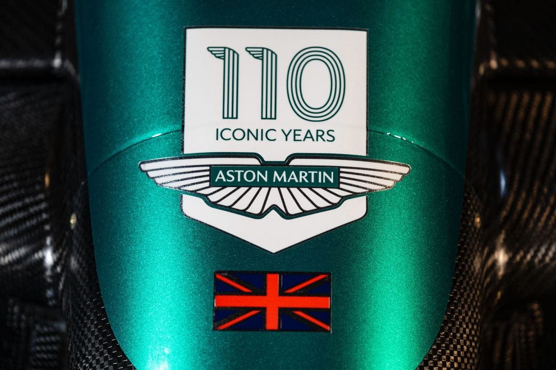 ASTON MARTIN F1 PRESENTÓ SU MONOPALAZA AMR23 - V12MAGAZINE