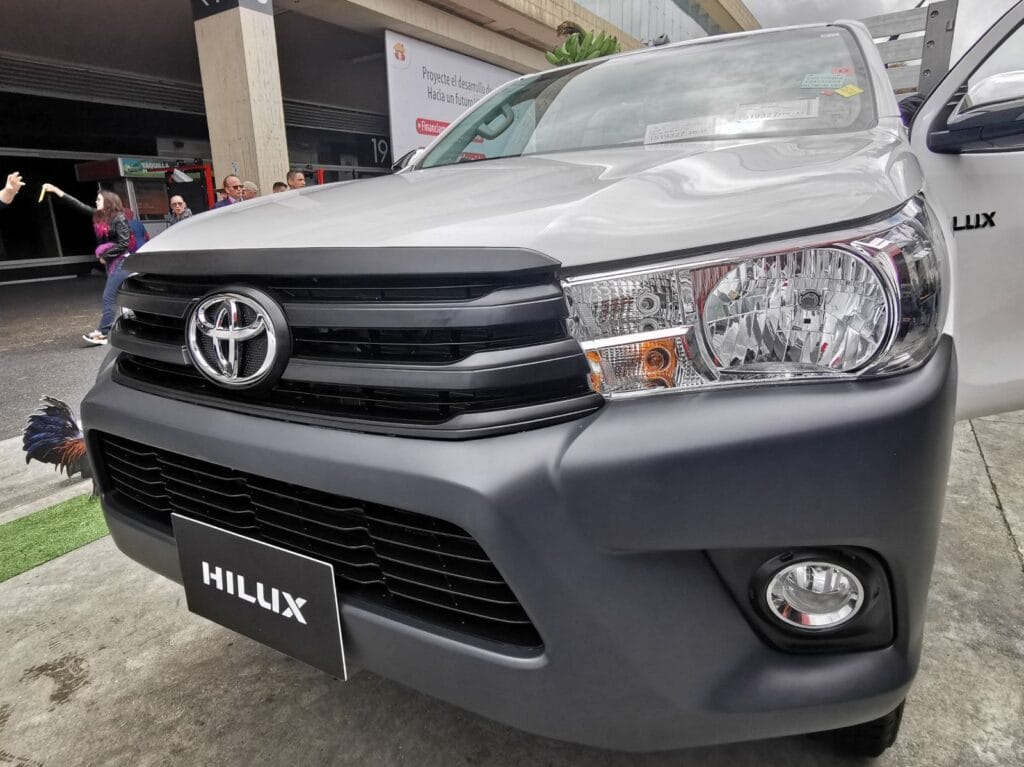 ¡LANZAMIENTO! TOYOTA HILUX CARGOMAX: LA NUEVA APUESTA PARA EL TRABAJO ...
