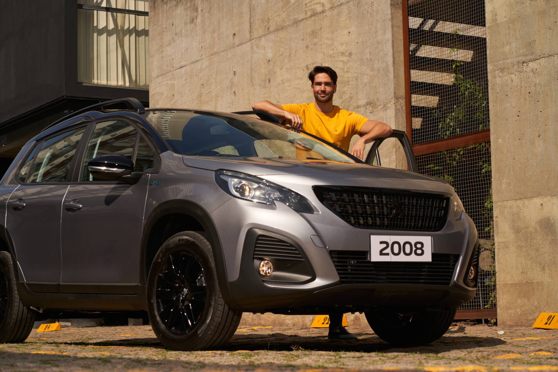 LOS PEUGEOT 2008 STYLE Y LA 3008 RUGIRÁN EN LOS CENTROS COMERCIALES ...
