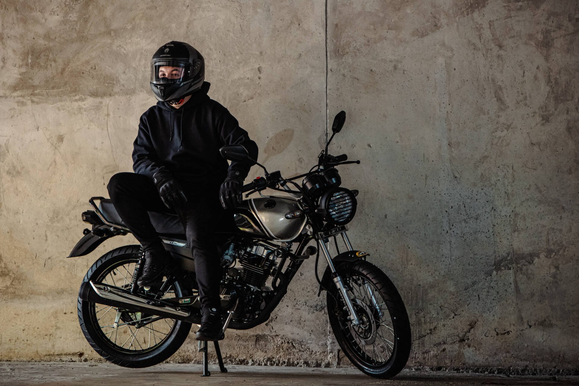 AKT NKD EX: EDICIÓN ESPECIAL IMPULSADA POR AKT MOTOS Y GRUPO ÉXITO - V12MAGAZINE