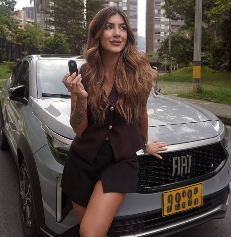 MARÍA VÉLEZ, LA NUEVA EMBAJADORA DEL FIAT FASTBACK EN COLOMBIA ...